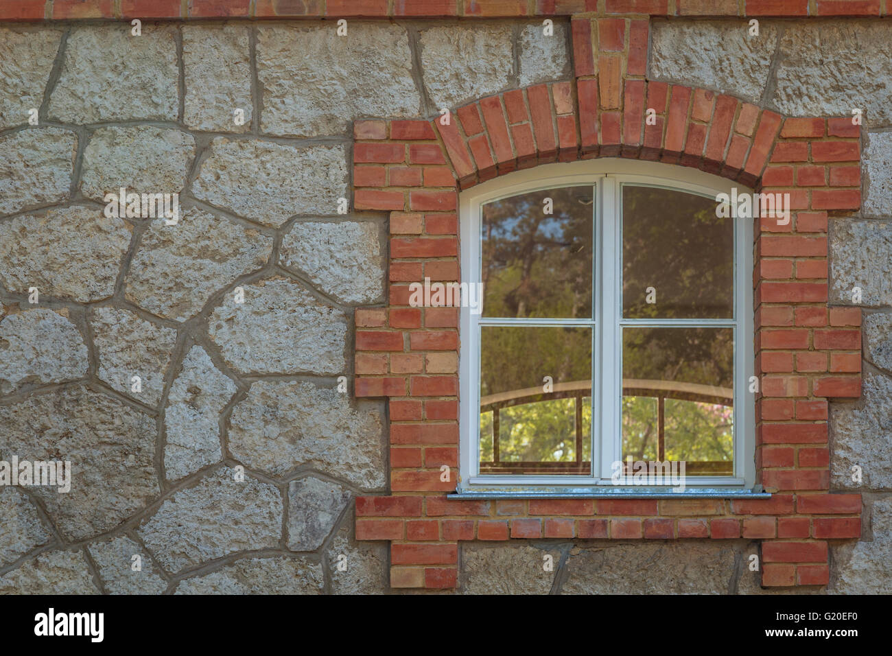 Stone wall and window detail hi-res stock photography and images - Alamy