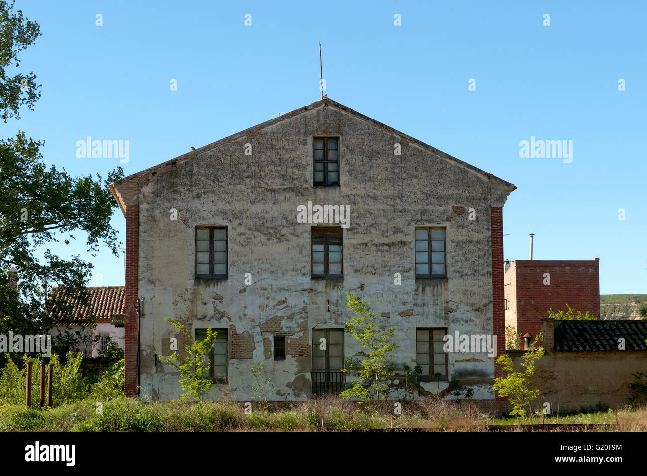 Old factory building hi-res stock photography and images - Alamy
