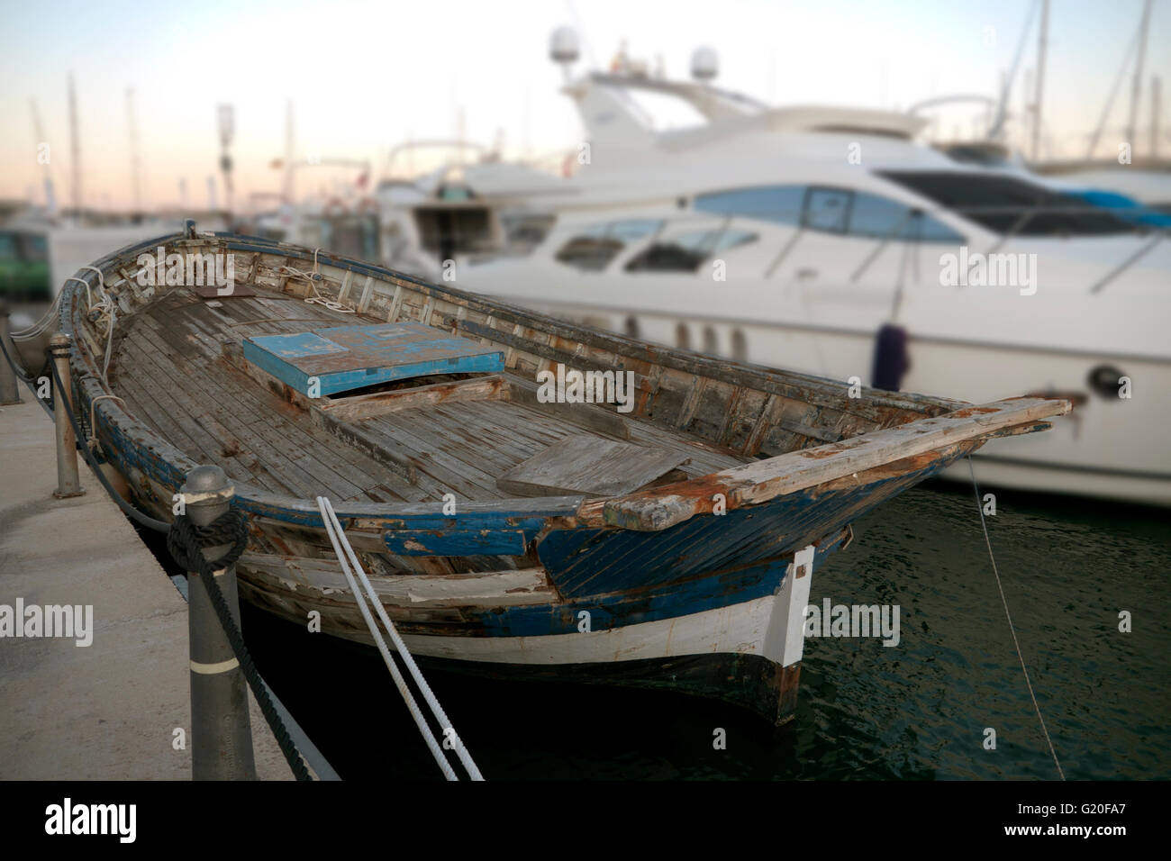 Ancient rowing boat hi-res stock photography and images - Alamy