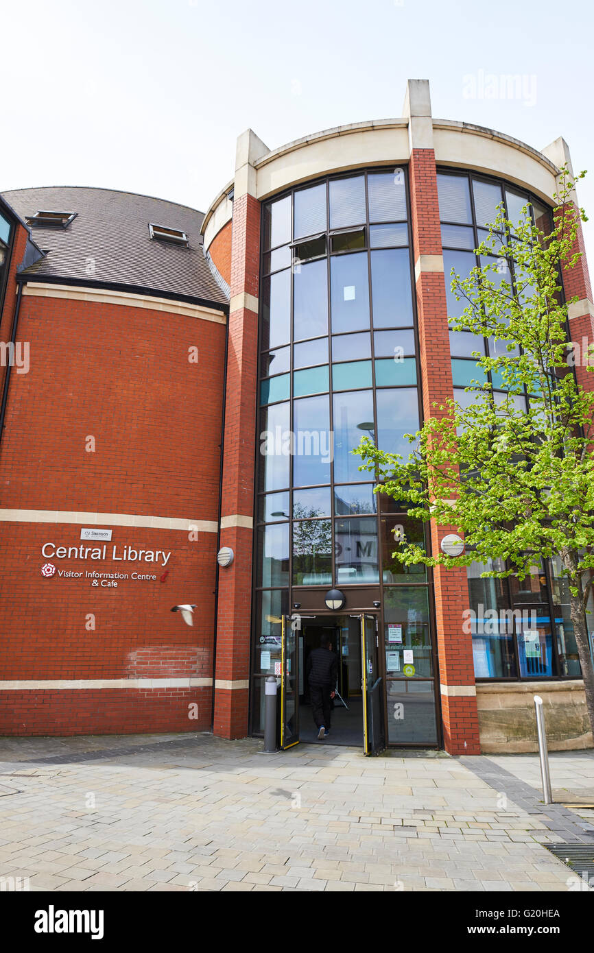 Central Library Regent Circus Swindon Wiltshire UK Stock Photo - Alamy