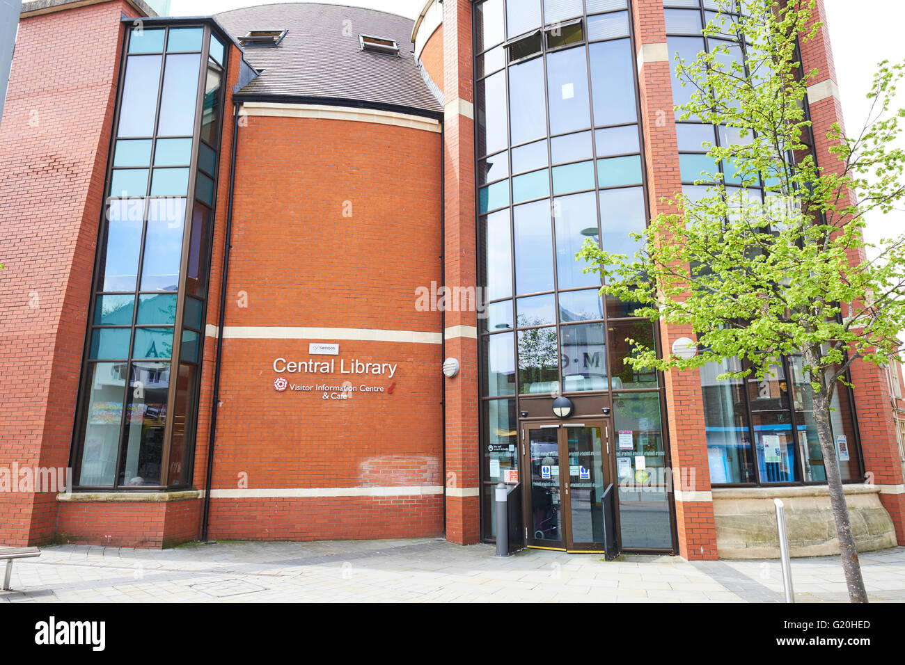 Central Library Regent Circus Swindon Wiltshire UK Stock Photo - Alamy