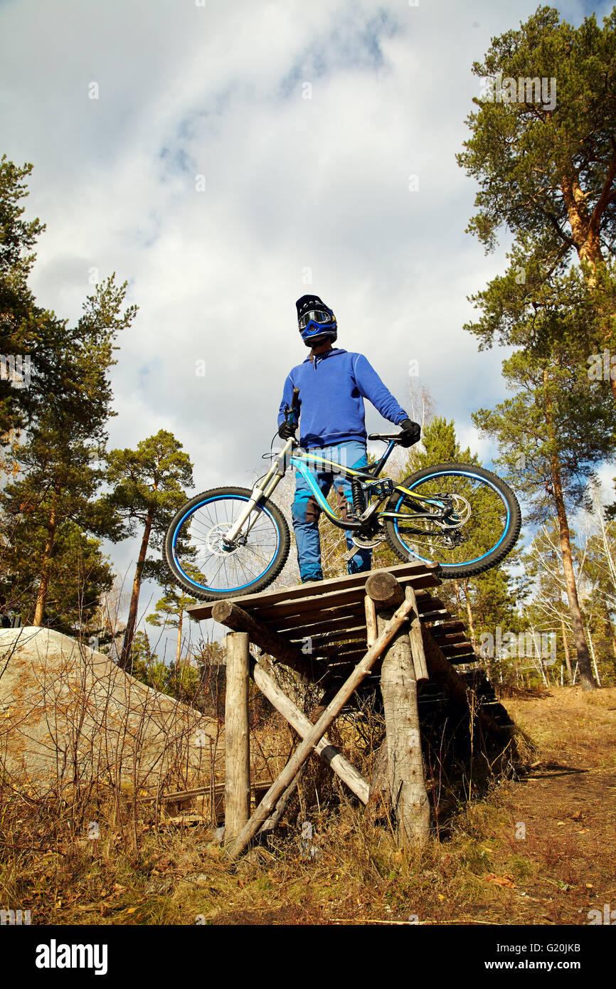 Man mountain bike hi-res stock photography and images - Alamy