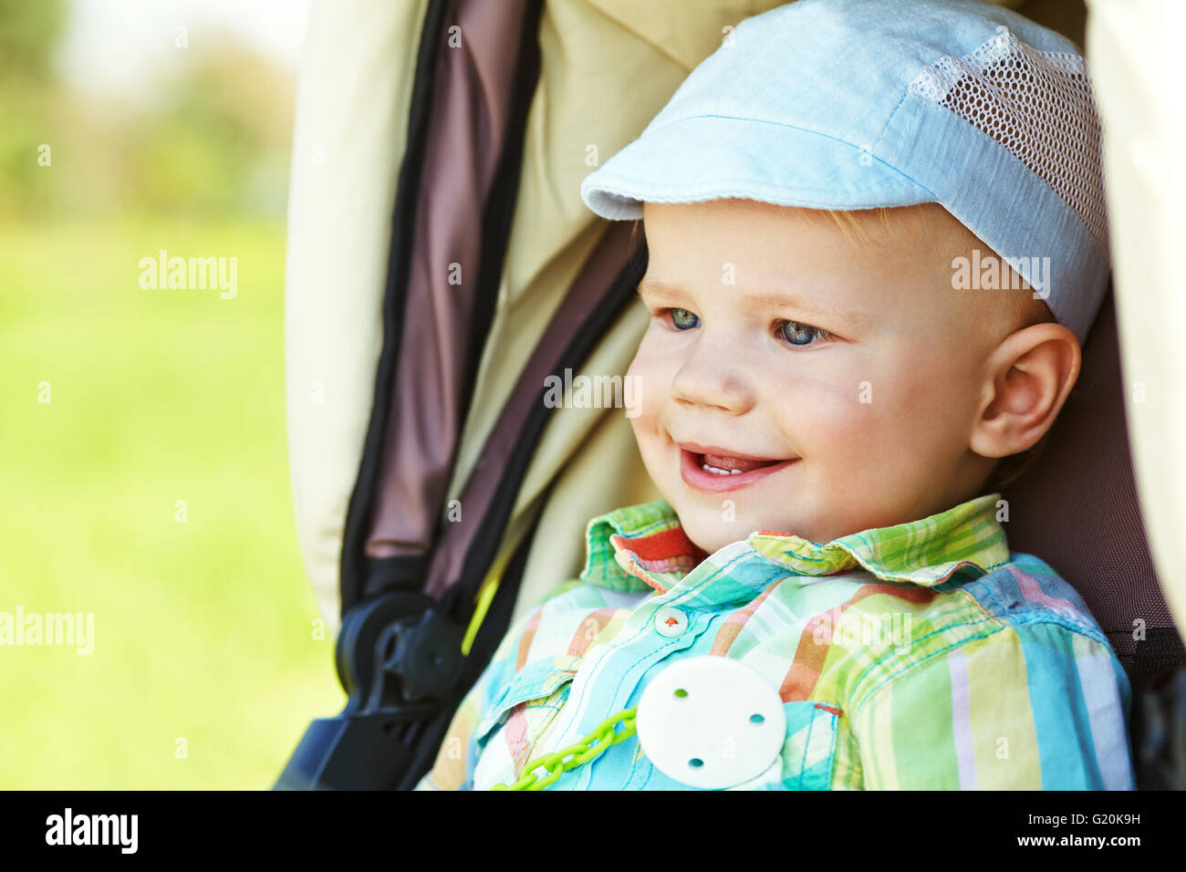 Baby in pram outdoors hi-res stock photography and images - Alamy
