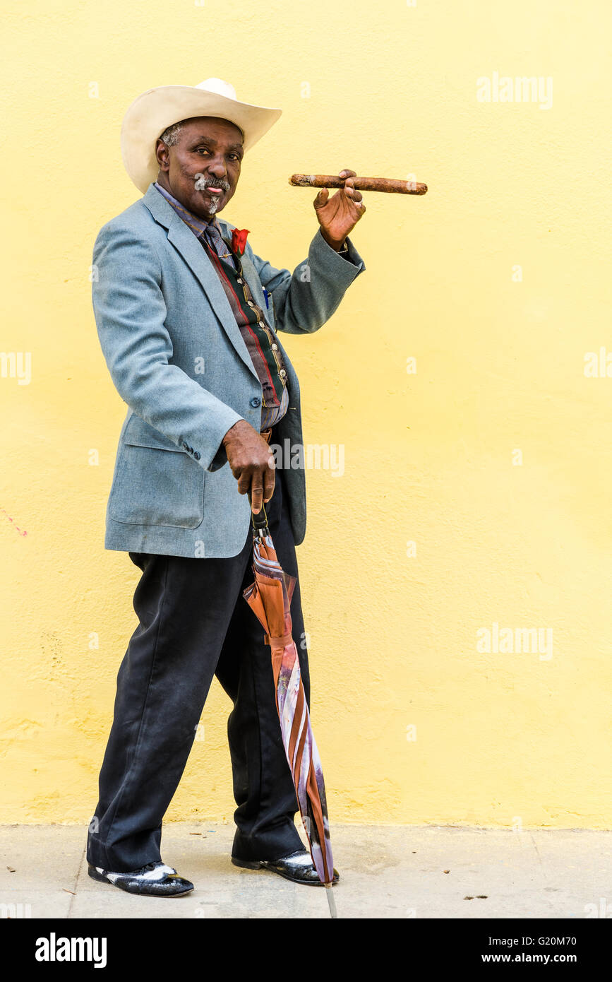 Cuban cigar smoker in trinidad hi-res stock photography and images - Alamy