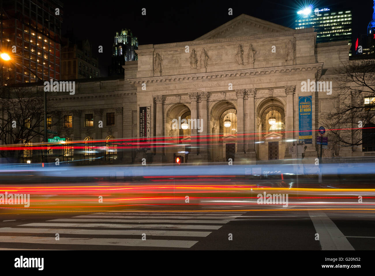 New York Public Library is an emblematic building located in the East ...