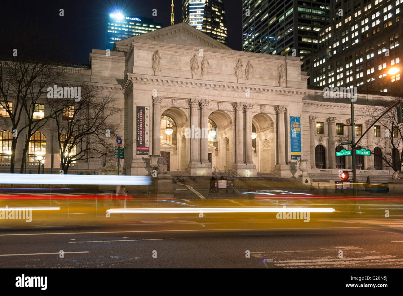 New York Public Library is an emblematic building located in the East ...