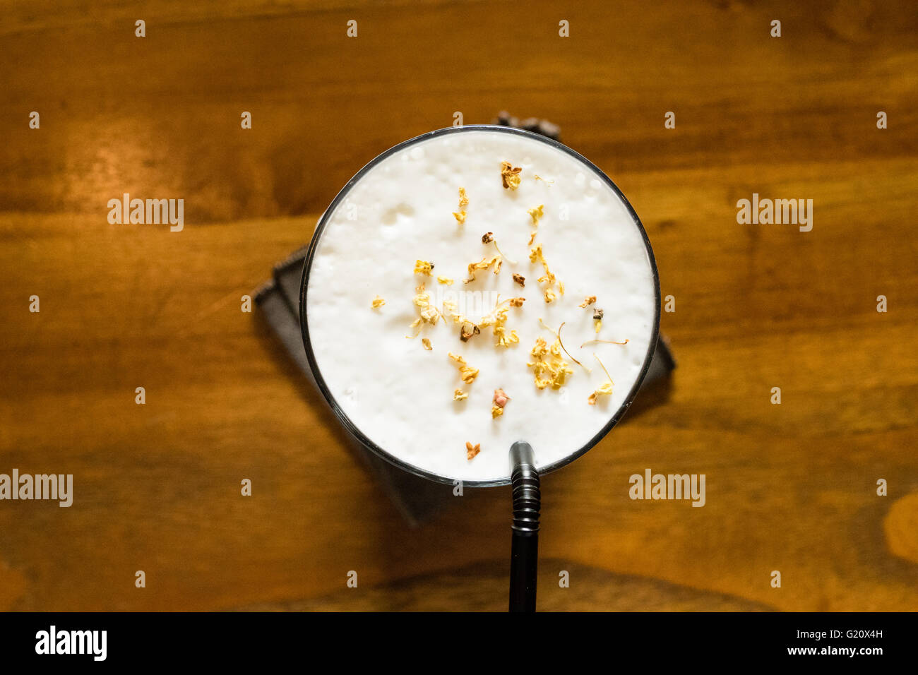 Top view of milk tea in glass with straw Stock Photo - Alamy