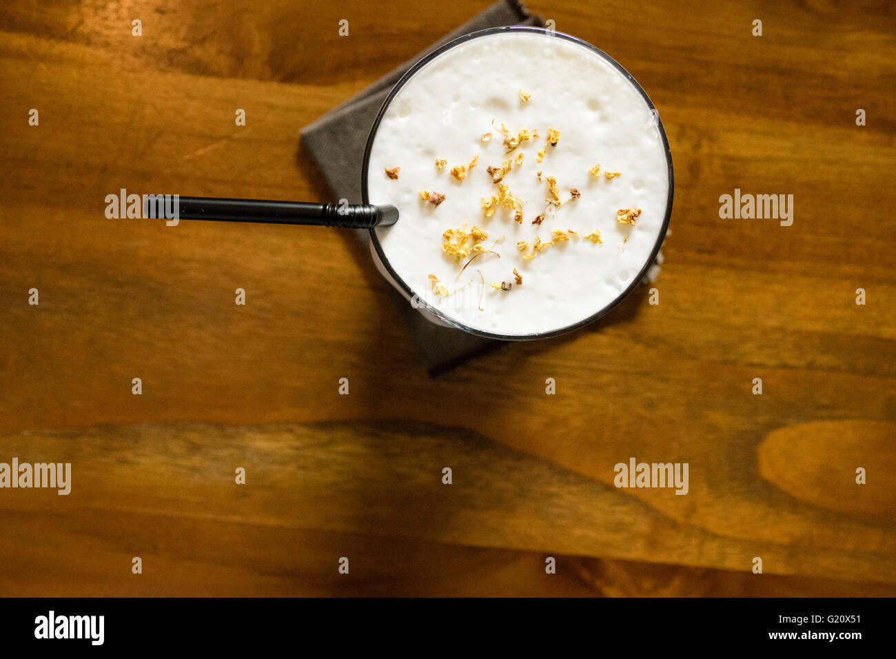 Top view of milk tea in glass with straw Stock Photo - Alamy