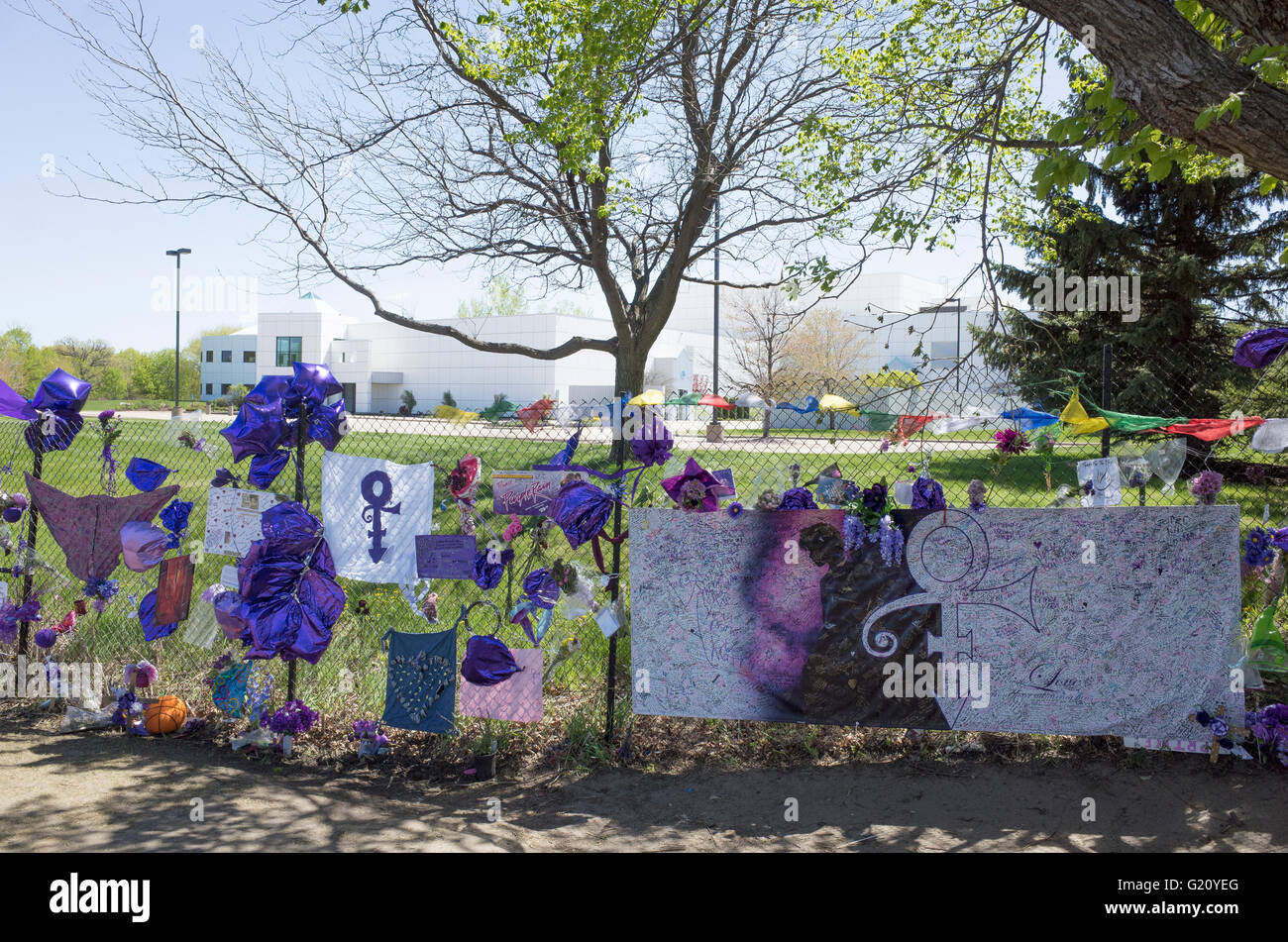 View of Prince's memorial fence surrounding Paisley Park Studios ...