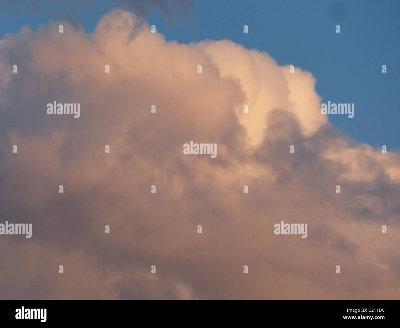 Nimbus cumulus hi-res stock photography and images - Alamy