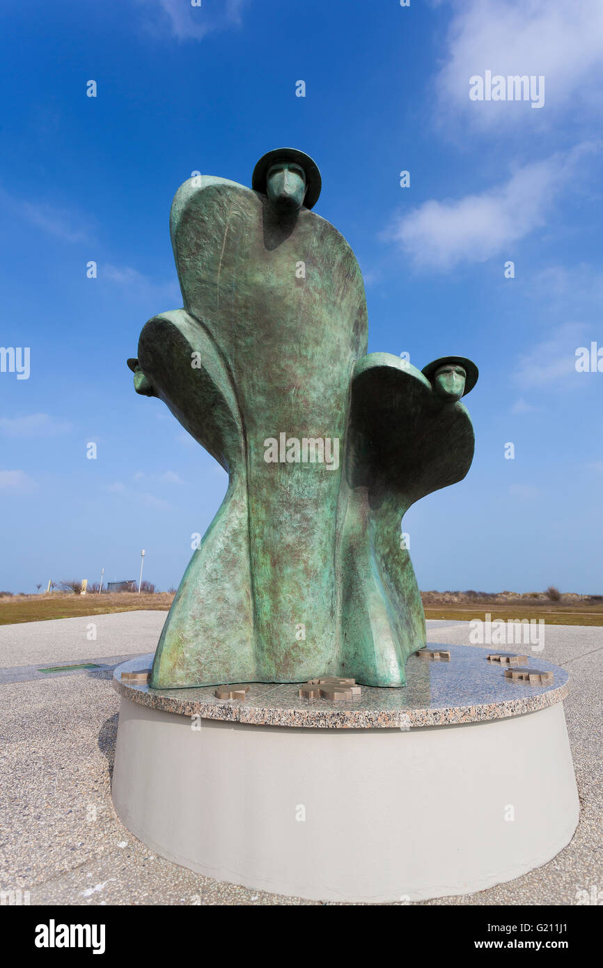 Statue in front of the Juno Beach Centre at Courseulles-Sur-Mer, D-Day ...