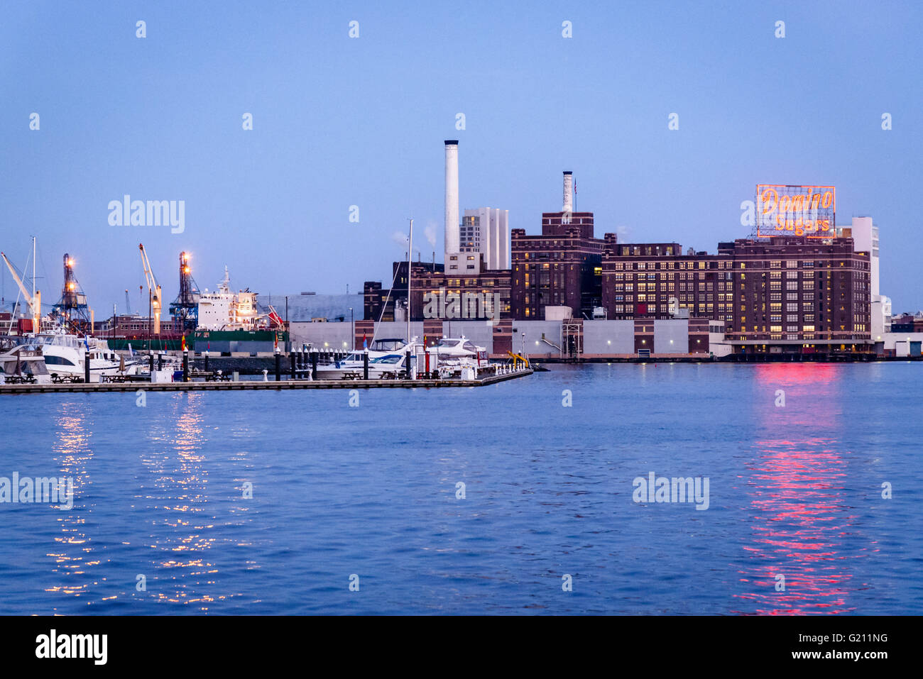 Locust point hi-res stock photography and images - Alamy