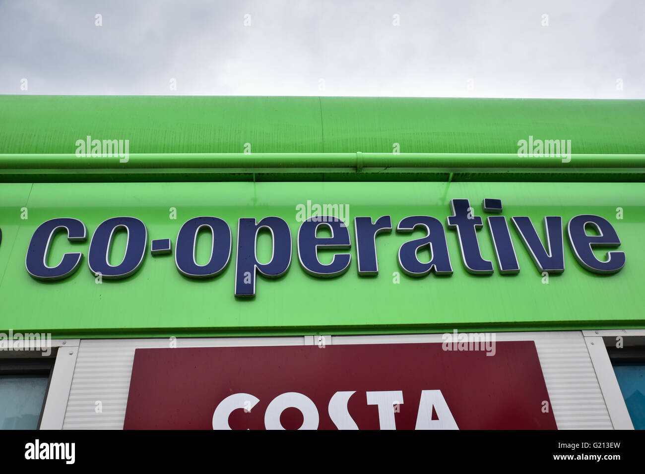 Co operative food store high street hi-res stock photography and images ...
