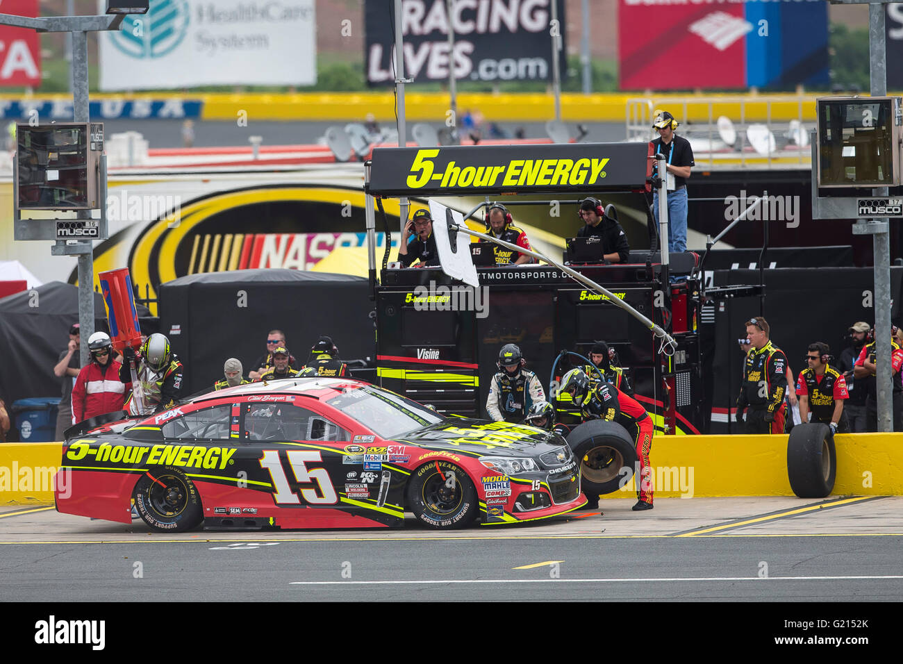 Concord Nc Usa 21st May 2016 Clint Bowyer 15 Brings His Race Car