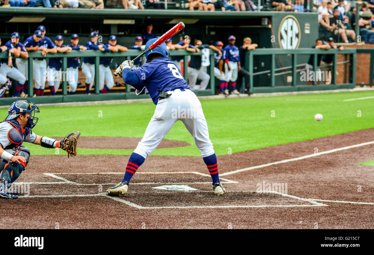 May 21, 2016 - Alonzo Jones #8 batting during the game between the ...
