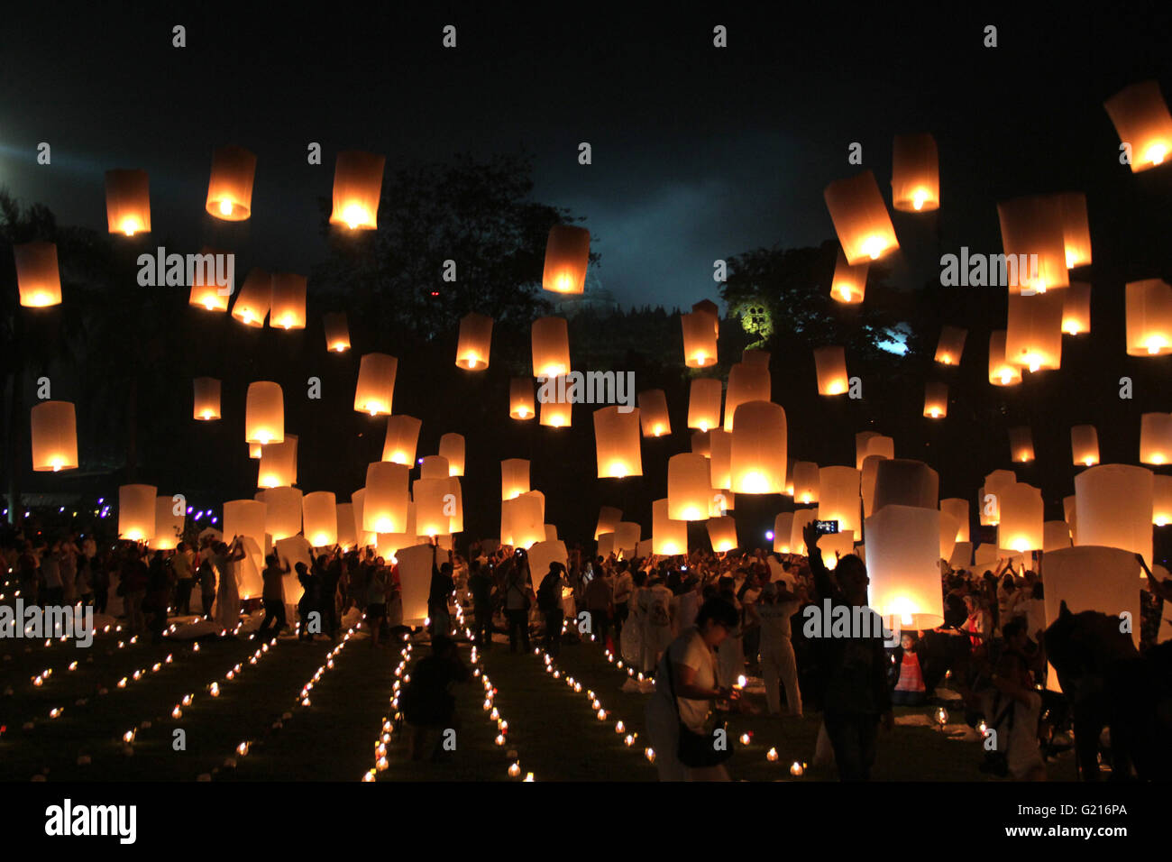 Magelang, Indonesia. 21st May, 2016. Buddhist followers release ...