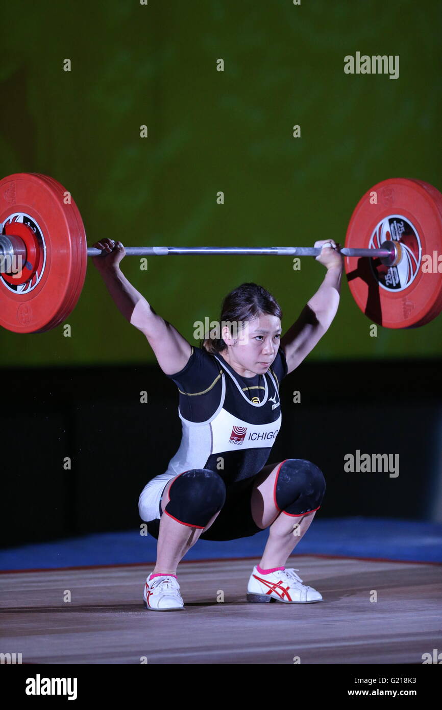 Yamanashi Municipal Gymnasium, Yamanashi, Japan. 21st May, 2016. Hiromi ...