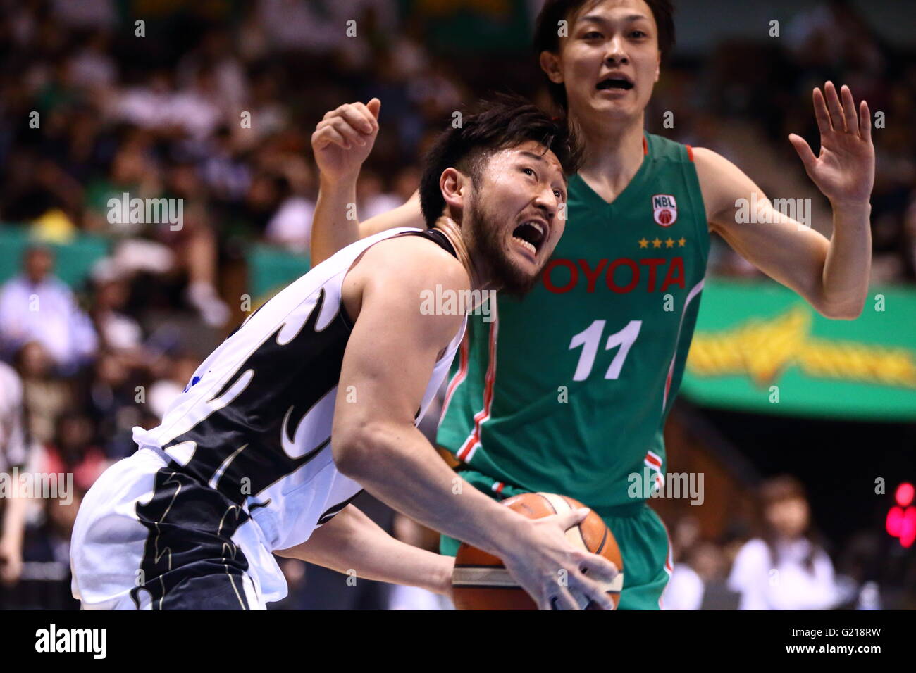 nd Yoyogi Gymnasium, Tokyo, Japan. 21st May, 2016. (L to R) Ryoma Hashimoto (SeaHorses), Naoki ...