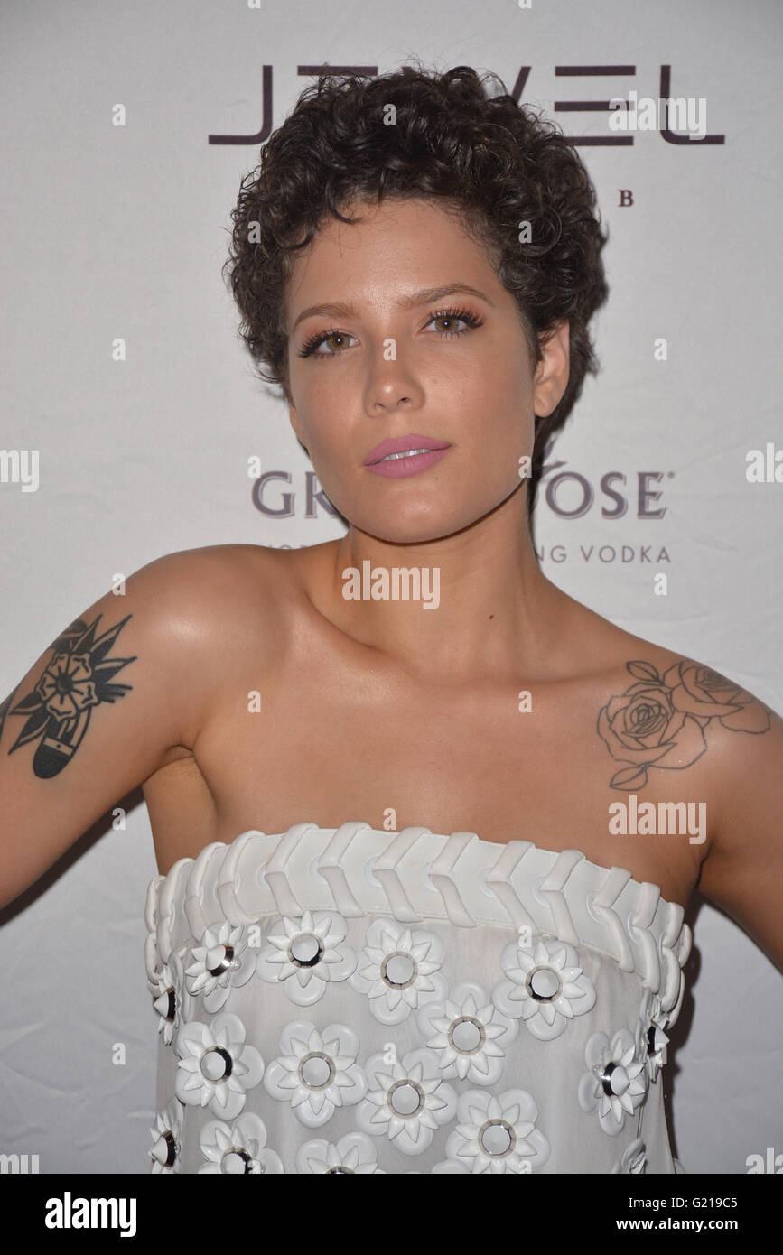 Las Vegas, Nevada, USA. 22nd May, 2016. Singer Halsey visits Jewel ...