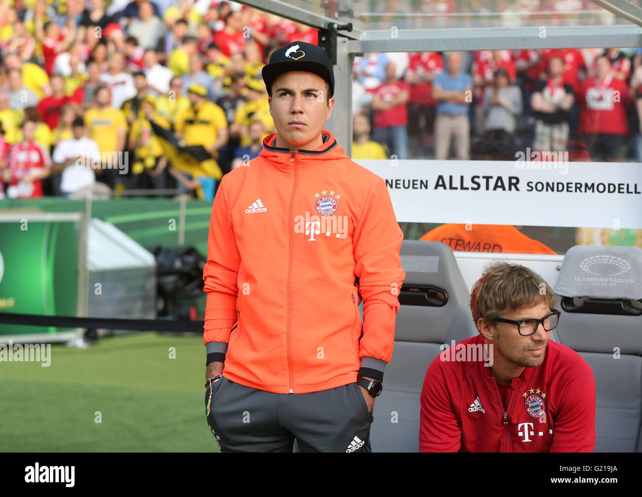 Berlin, Germany. 21st May, 2016. Munich's Mario Goetze (C) seen at the ...
