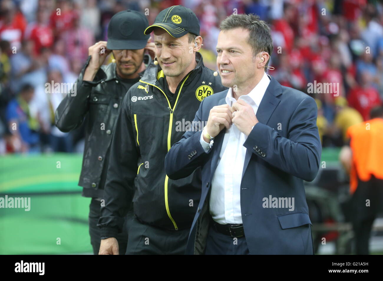 Berlin, Germany. 21st May, 2016. (L-R) Thomas Hayo, judge on the ...