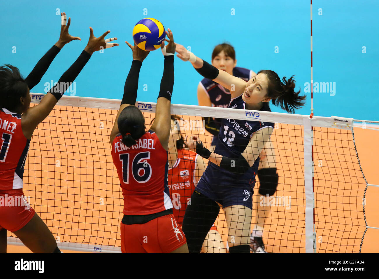 Tokyo Metropolitan Gymnasium, Tokyo, Japan. 22nd May, 2016. Bae Yoona ...