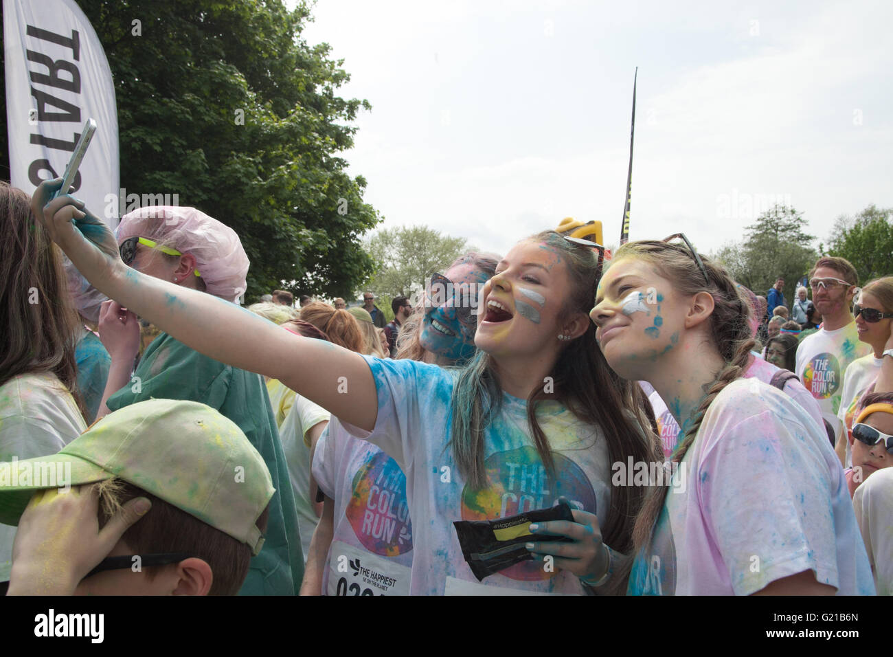 Runners taking selfie hi-res stock photography and images - Alamy