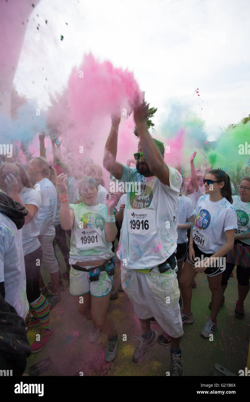 Throwing colorful powder paint hi-res stock photography and images - Alamy