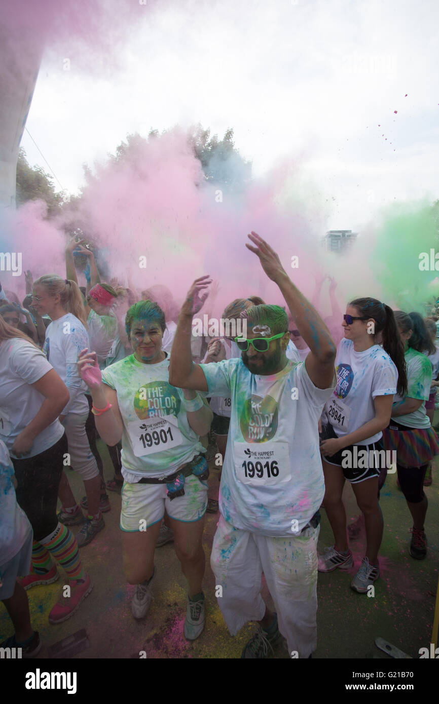 Throwing colorful powder paint hi-res stock photography and images - Alamy