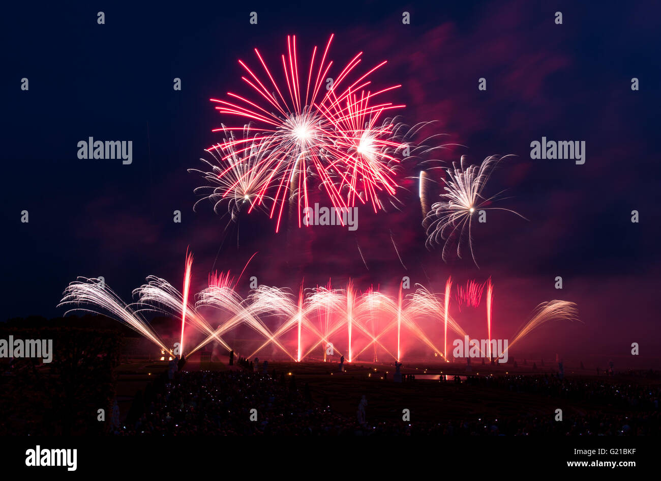 Garden fireworks display hi-res stock photography and images - Alamy