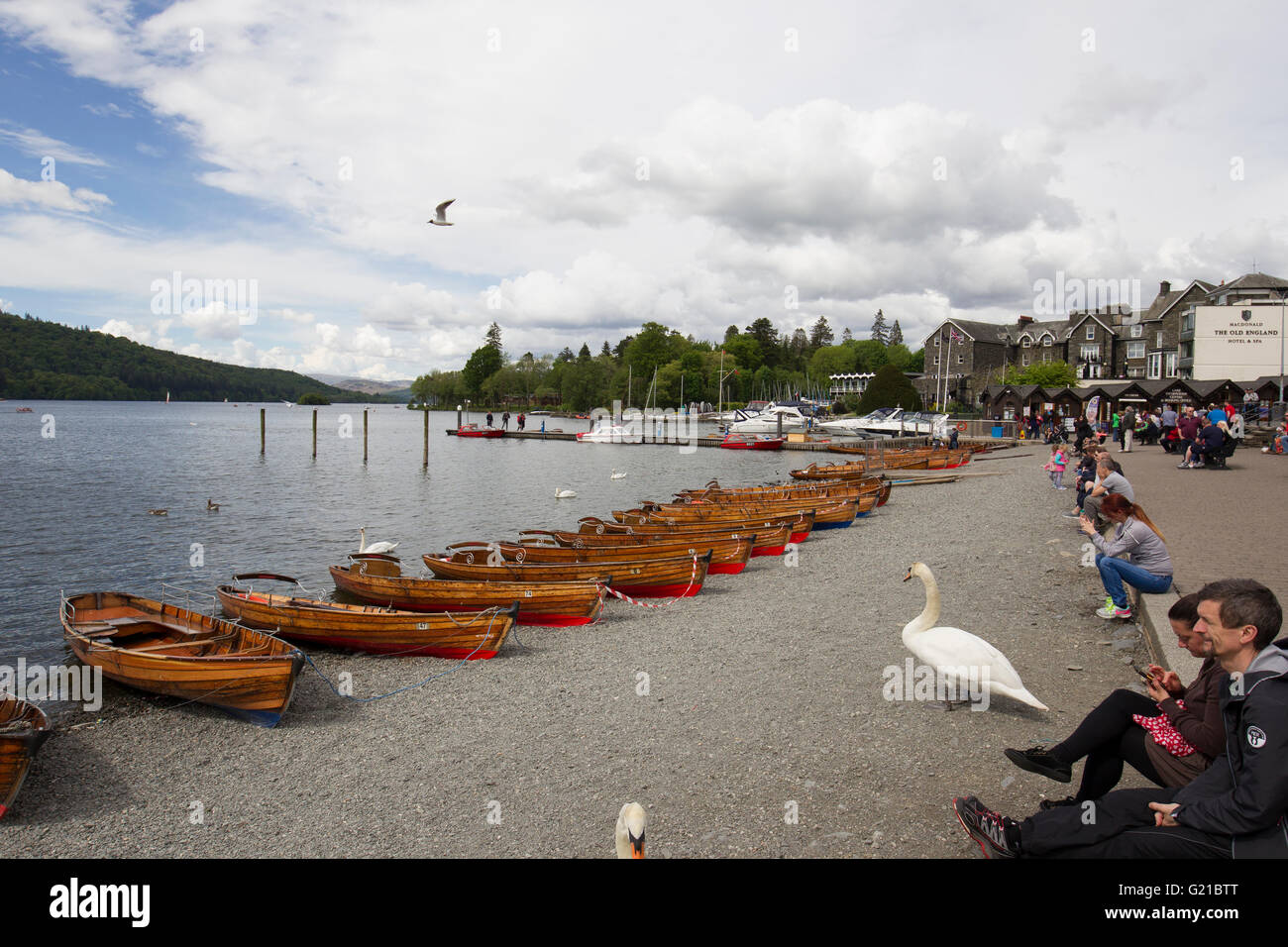 Lake Windermere, UK. 22nd May 2016. UK Weather Sunny & clouds .at ...