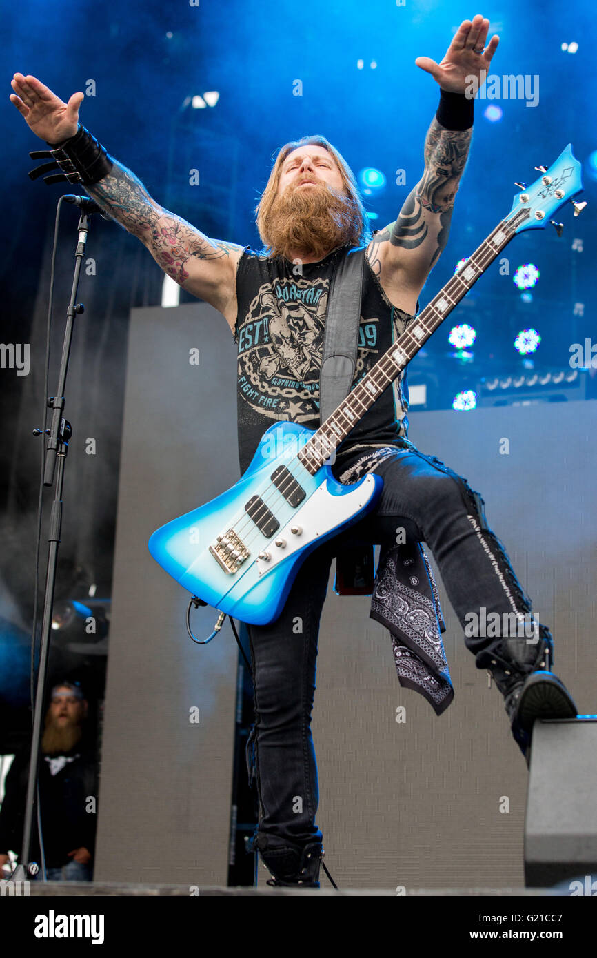 Columbus, Ohio, USA. 21st May, 2016. Bassist JOHN EXALL of Texas Hippie ...