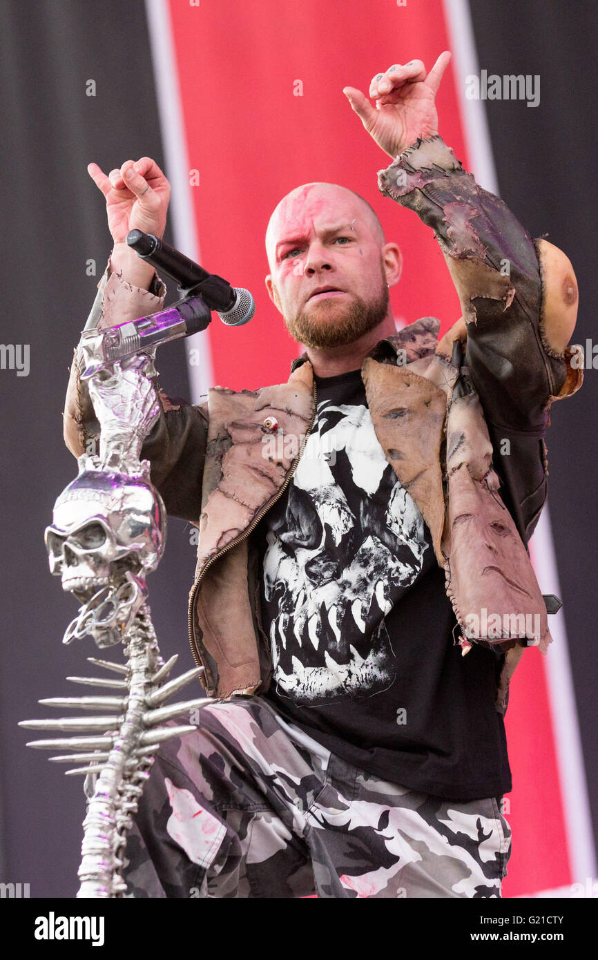 Columbus, Ohio, USA. 21st May, 2016. Singer IVAN MOODY of Five Finger ...