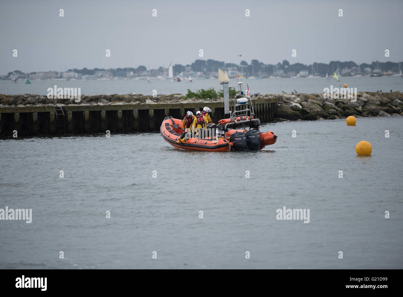 Rnli poole lifeboat hi-res stock photography and images - Alamy