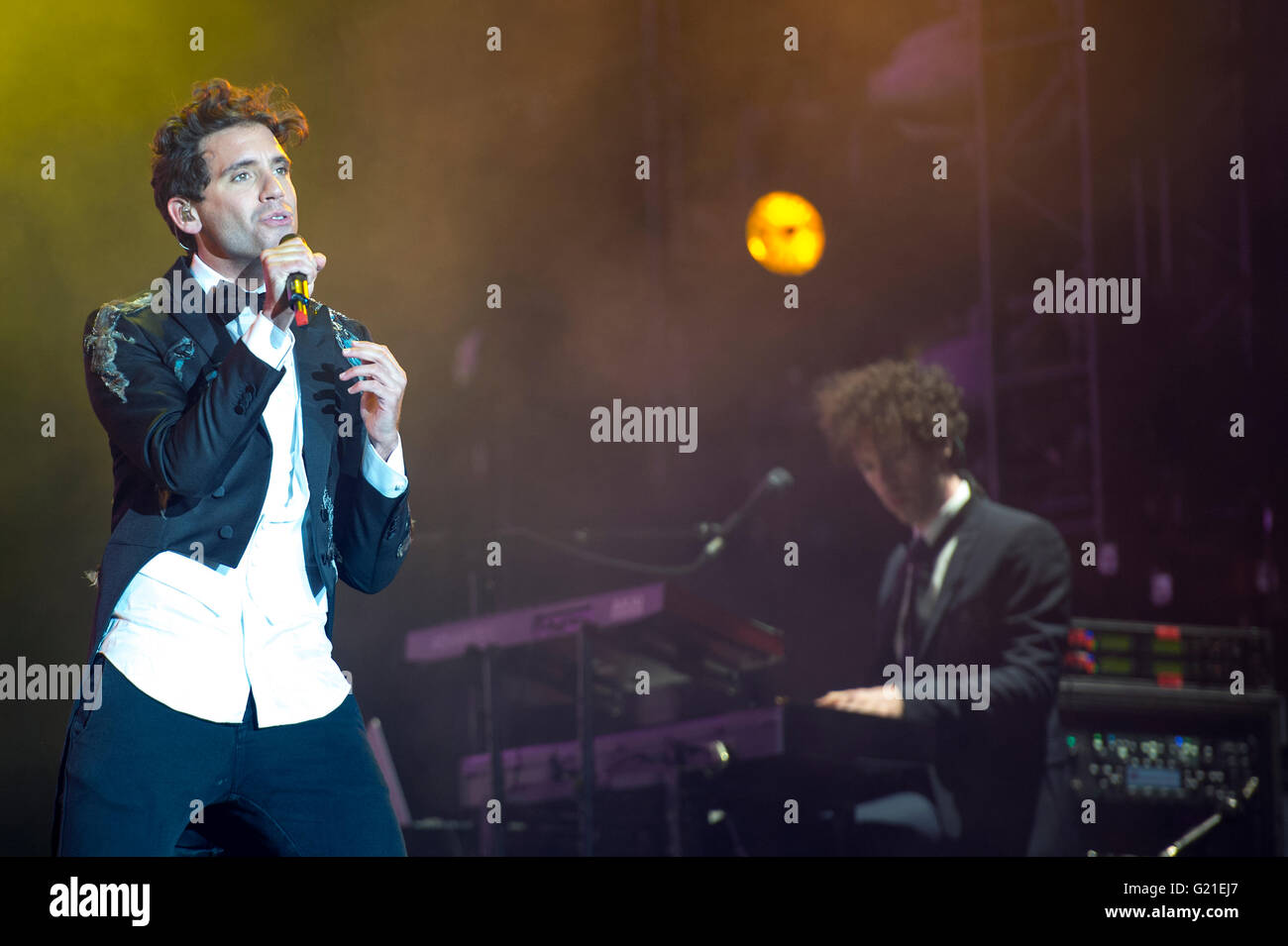 Mika in concert london hi-res stock photography and images - Alamy