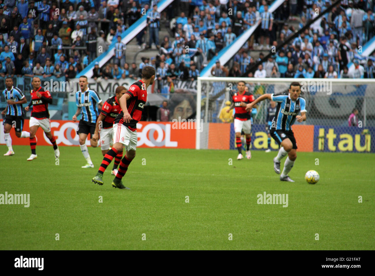 PORTO ALEGRE, RS - 22/05/2016: BRASILEIR?O 2016 GR?MIO X FLAMINGO ...