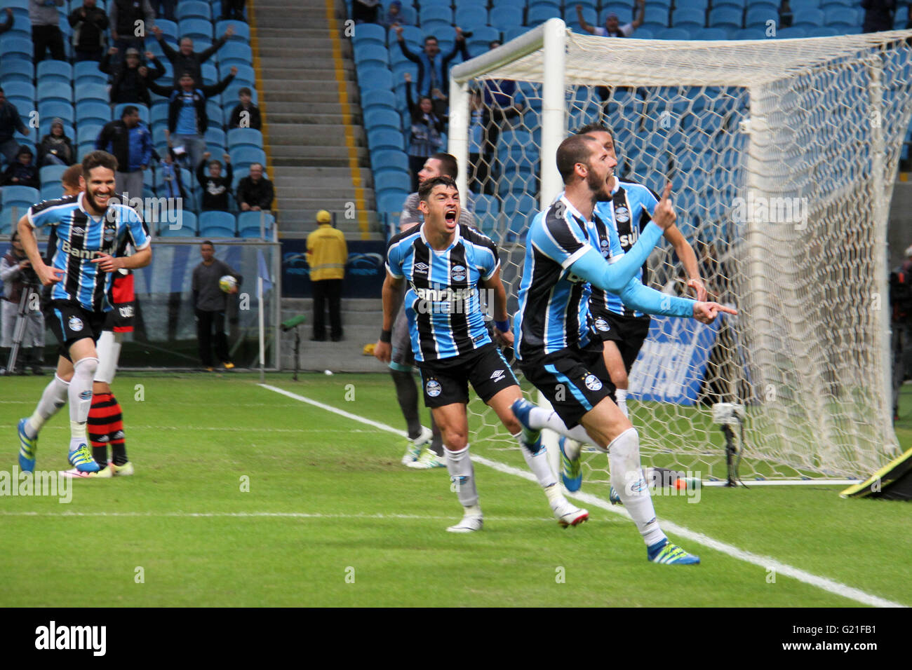 PORTO ALEGRE, RS - 22/05/2016: BRASILEIR?O 2016 GR?MIO X FLAMINGO ...