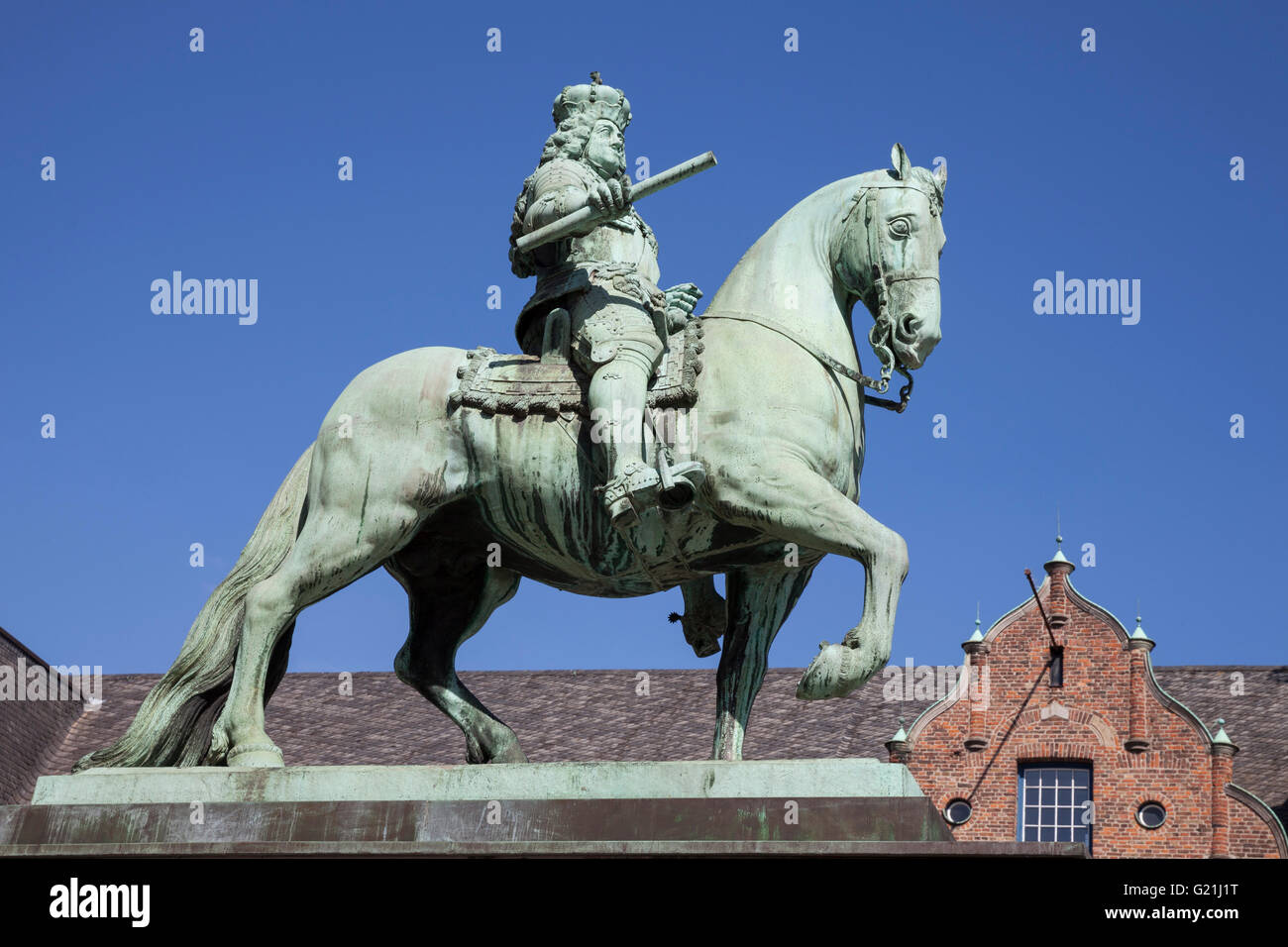 Equestrian statue of jan wellem hi-res stock photography and images - Alamy