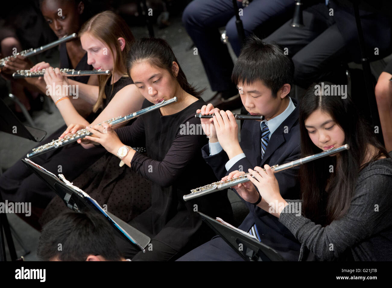 Flutists hi-res stock photography and images - Alamy
