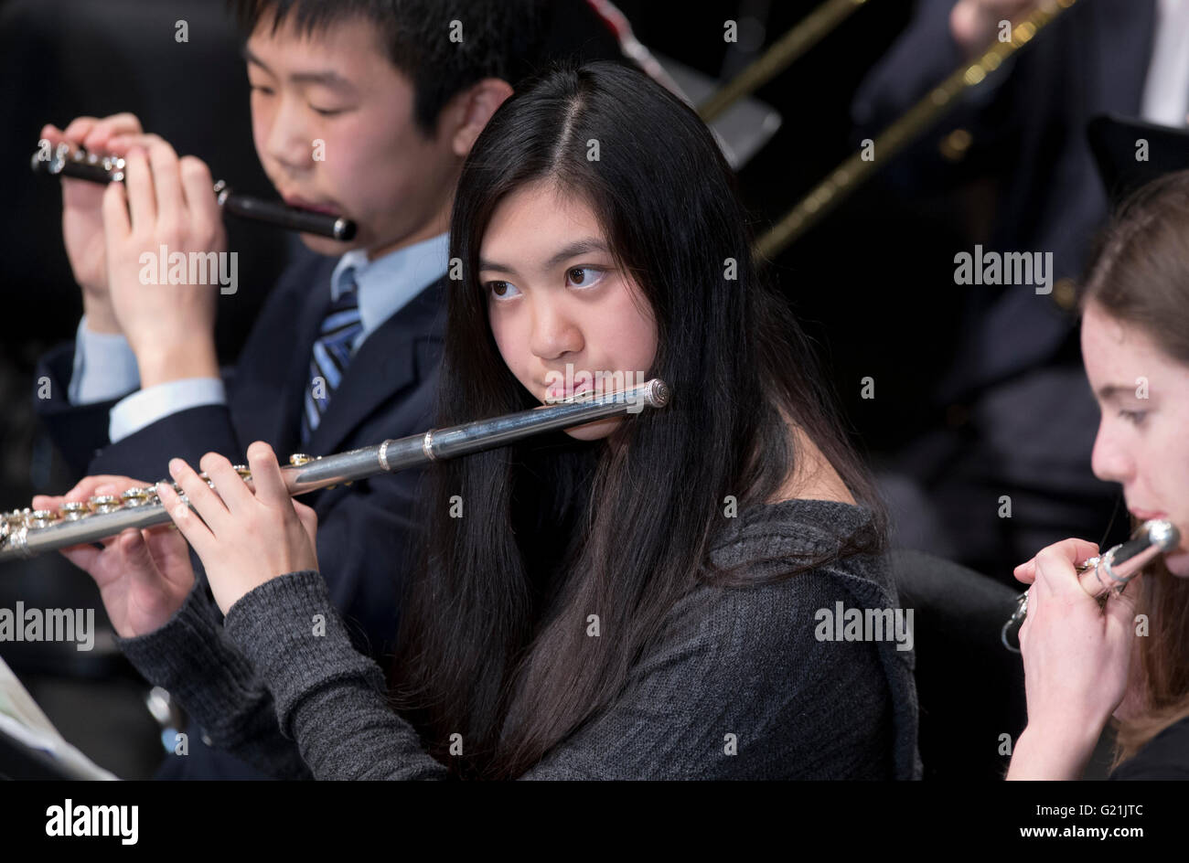 Student orchestra hi-res stock photography and images - Alamy