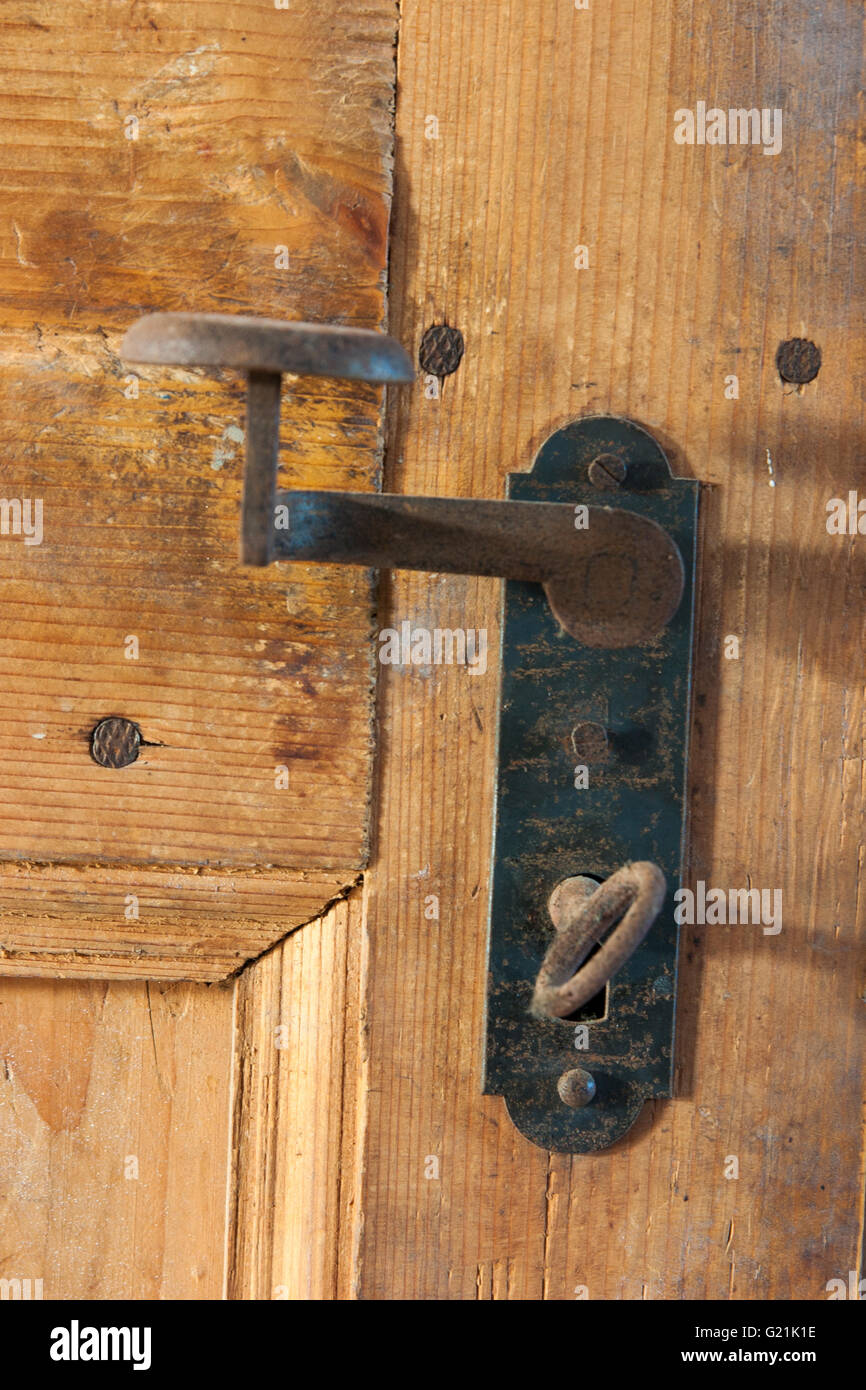 Keyhole handle hi-res stock photography and images - Alamy