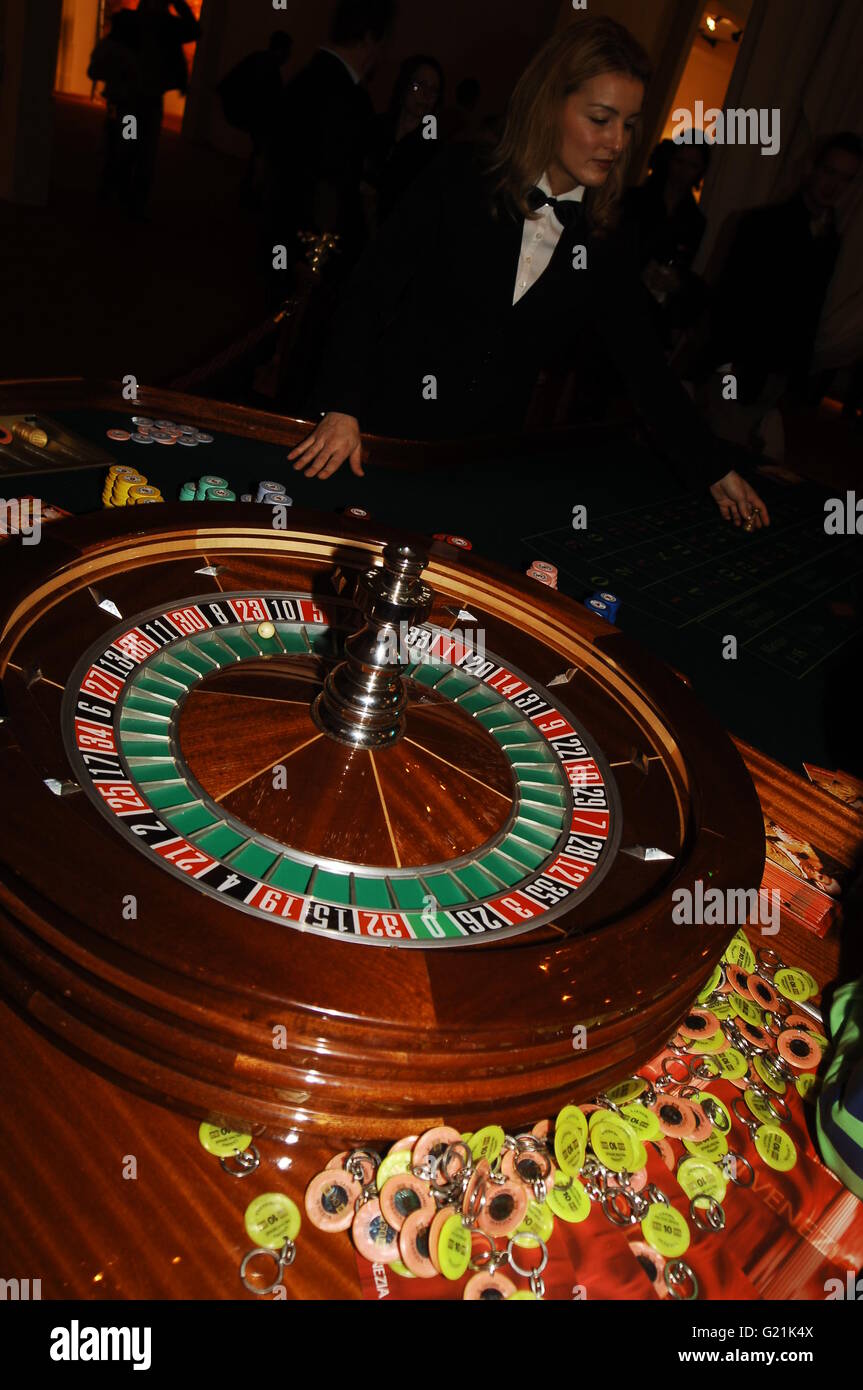 Roulett table hi-res stock photography and images - Alamy