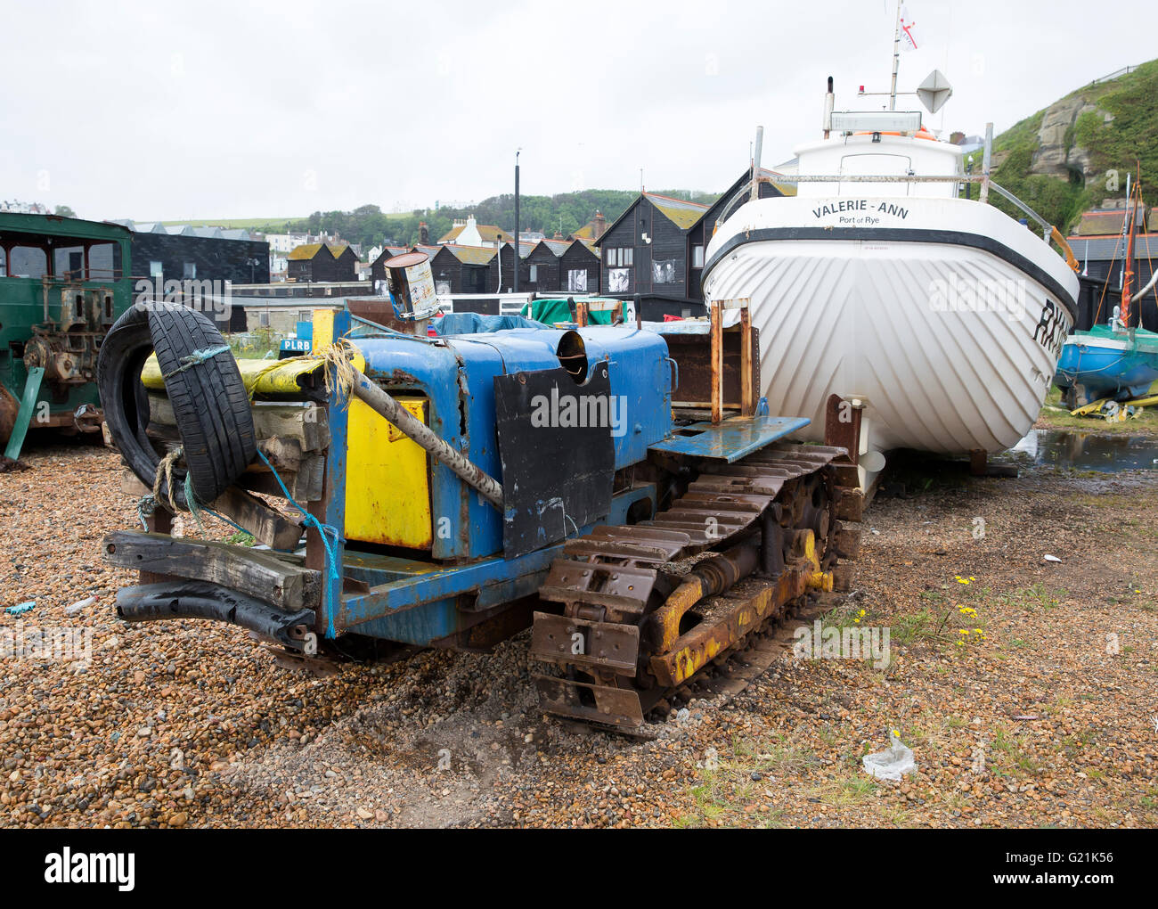 Caterpillar float hi-res stock photography and images - Alamy