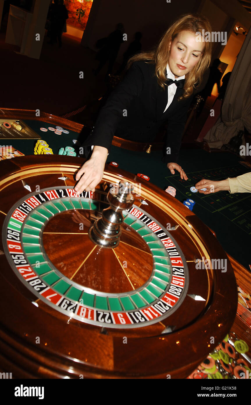 Roulett table hi-res stock photography and images - Alamy