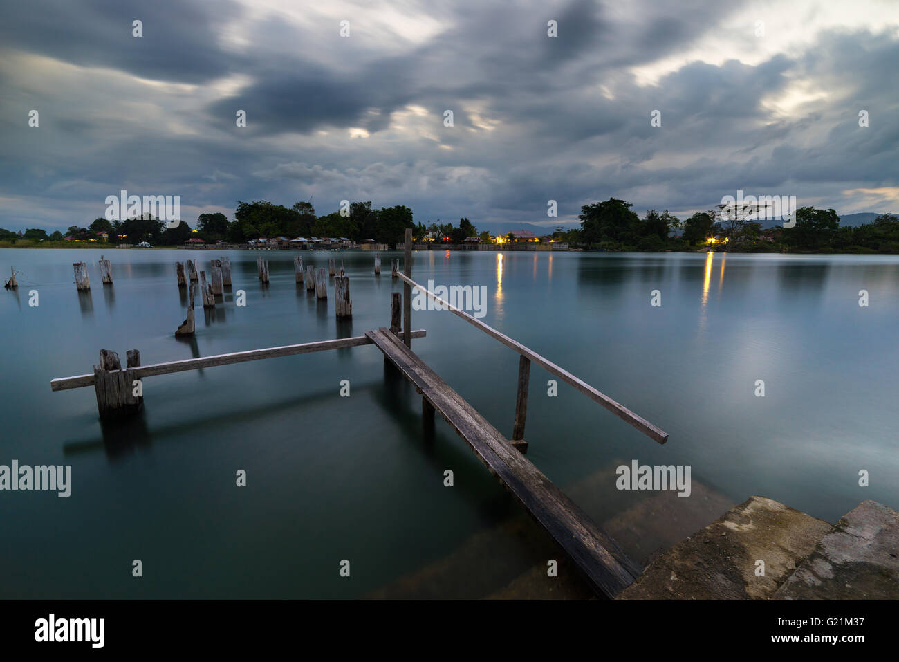 Poso lake hi-res stock photography and images - Alamy