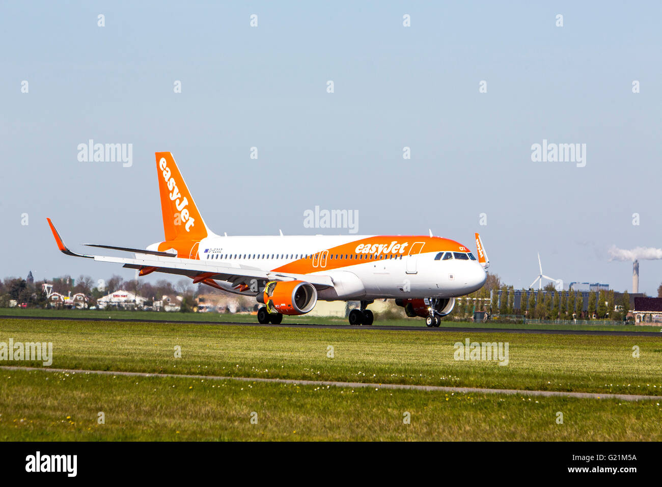 Air planes on taxiway at Amsterdam Schiphol, international airport ...