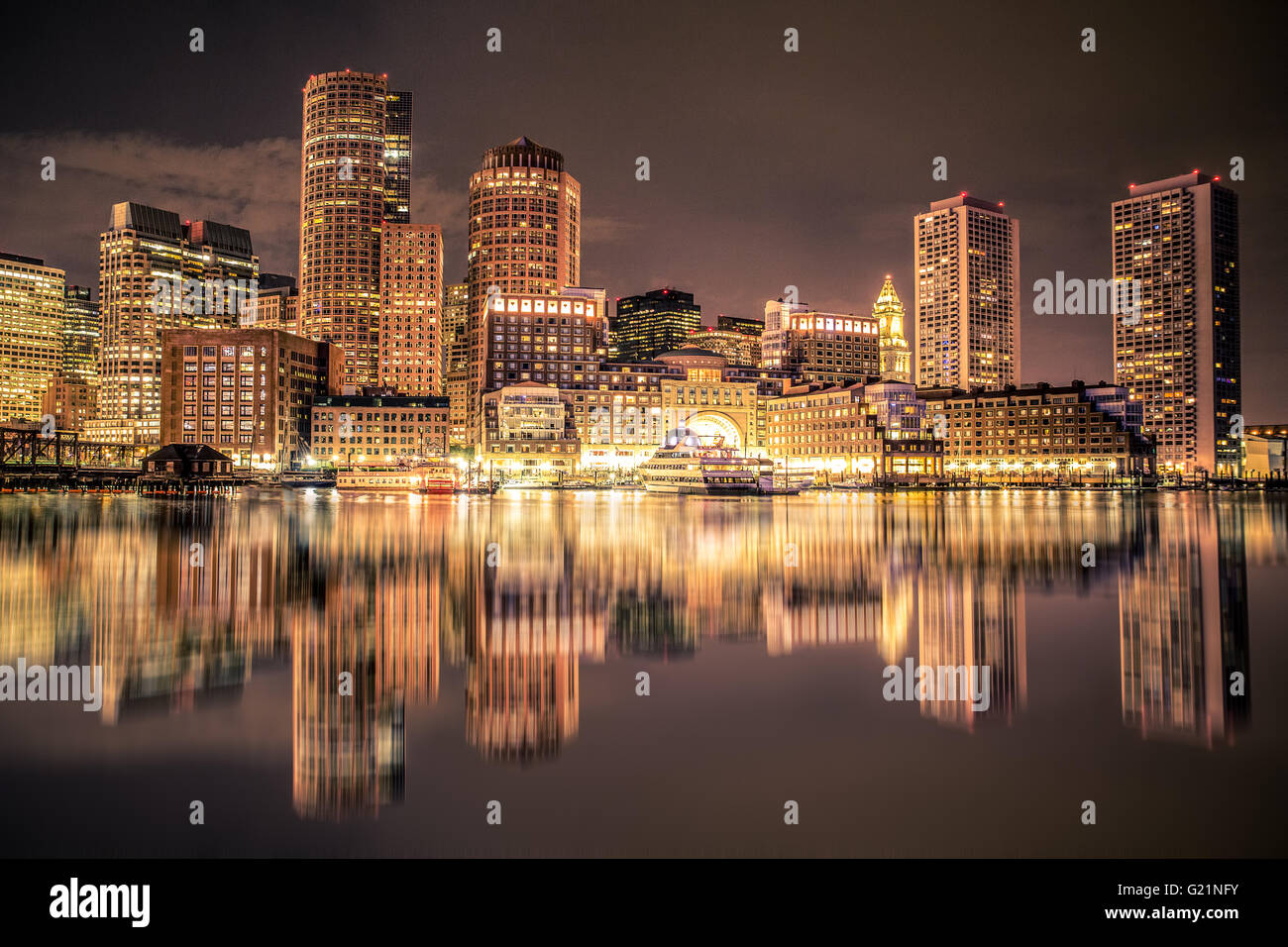 Boston waterfront night hi-res stock photography and images - Alamy
