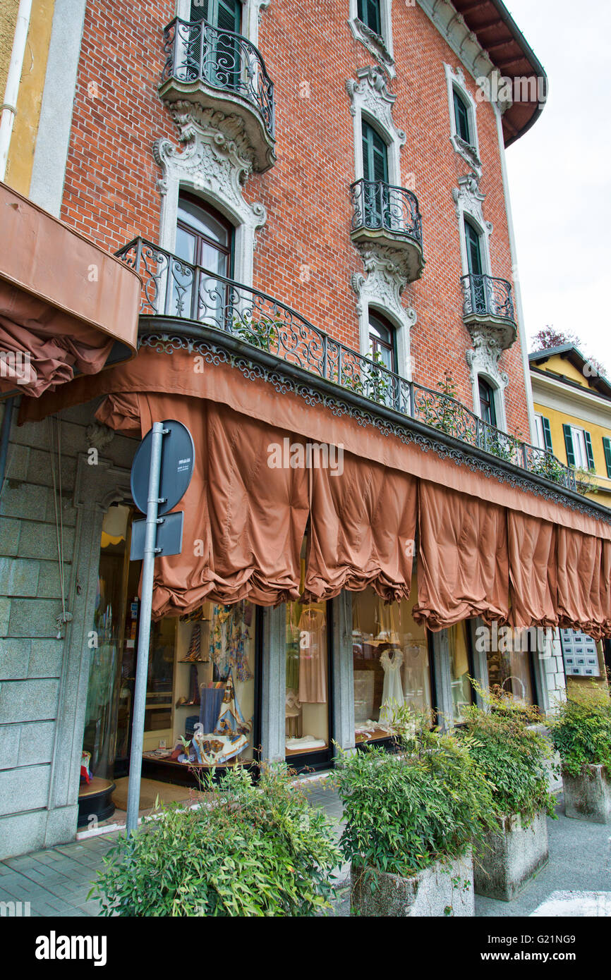 Market lake como hi-res stock photography and images - Alamy