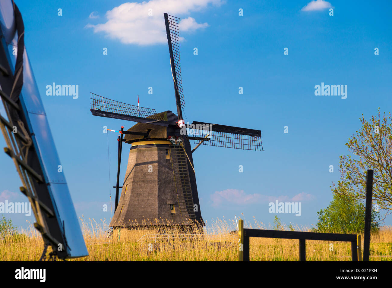 Holland kinderdijk windmill landscape hi-res stock photography and ...
