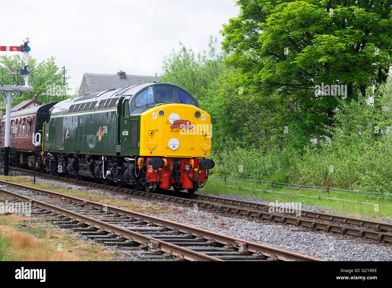 Class 40 Diesel locomotive on heritage passenger service at Ramsbottom ...